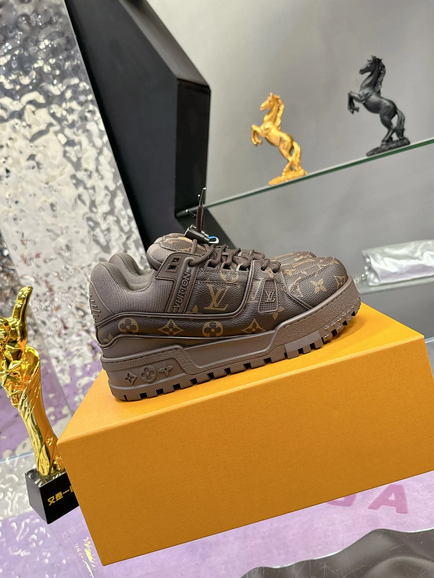 Original Louis Vuitton Trainer Sneaker