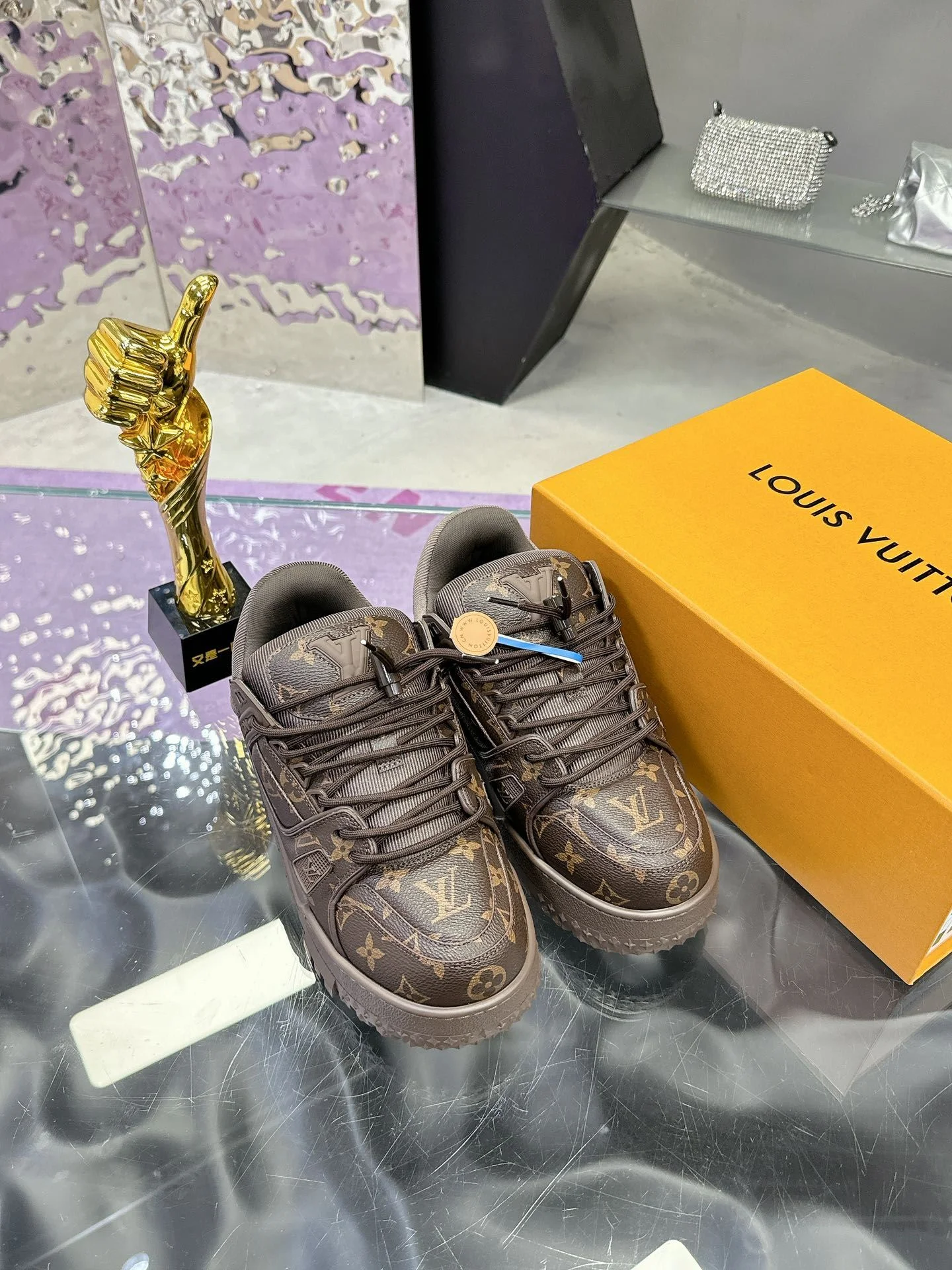 Original Louis Vuitton Trainer Sneaker