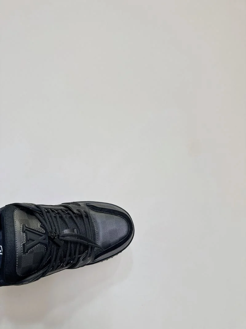 Brand-authenticated Louis Vuitton Trainer Sneaker