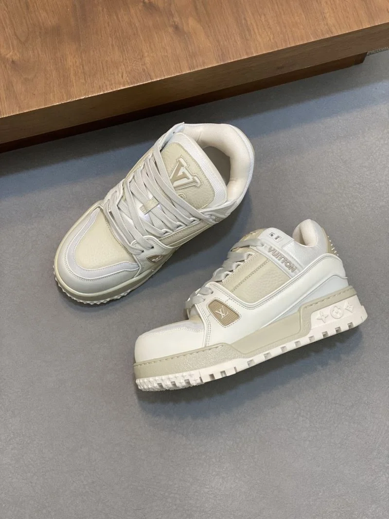 Accurate model Louis Vuitton Trainer Sneaker