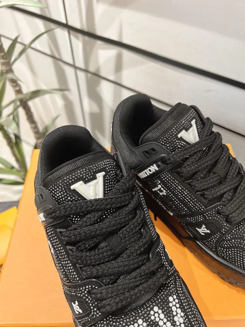 Economical Louis Vuitton Trainer Sneaker