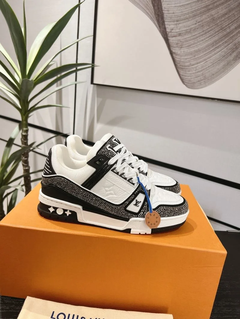 Exact replica Louis Vuitton Trainer Sneaker