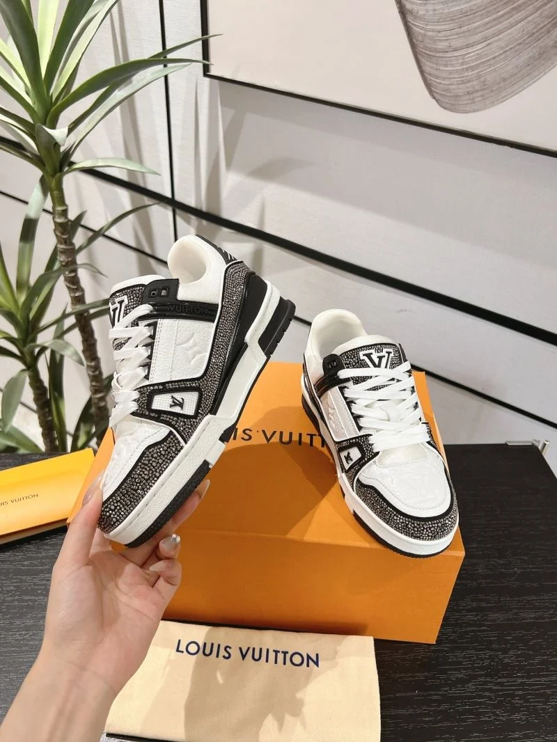 Exact replica Louis Vuitton Trainer Sneaker