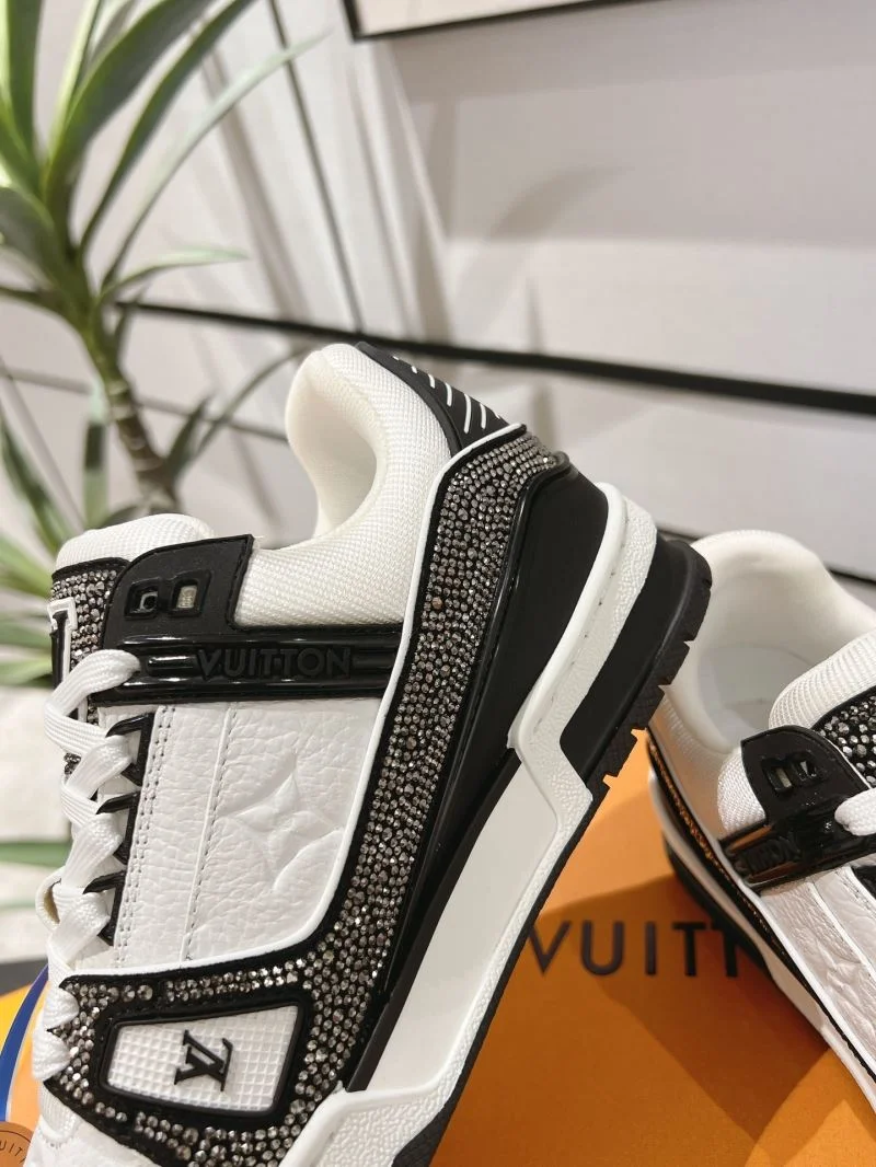 Exact replica Louis Vuitton Trainer Sneaker
