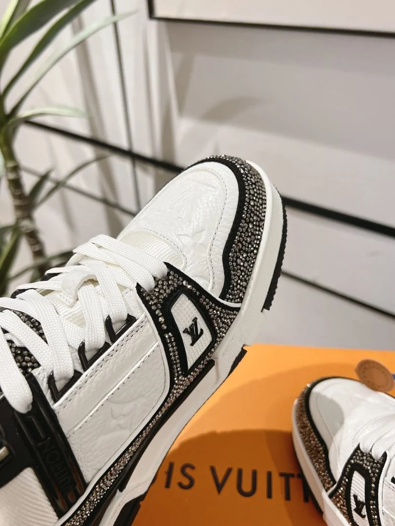 Exact replica Louis Vuitton Trainer Sneaker
