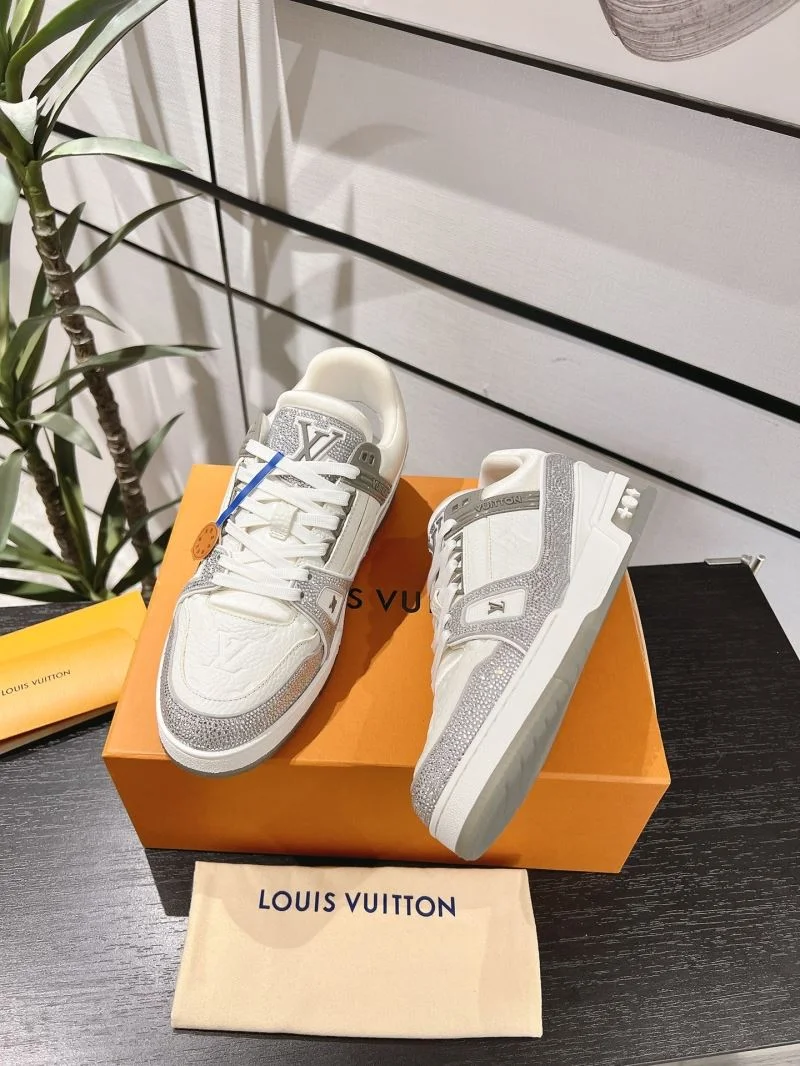 Accurate model Louis Vuitton Trainer Sneaker