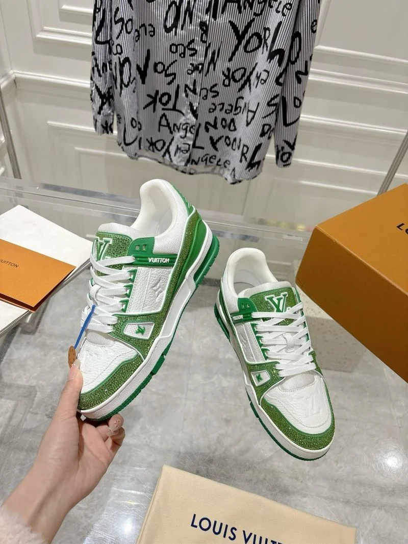 Accurate model Louis Vuitton Trainer Sneaker