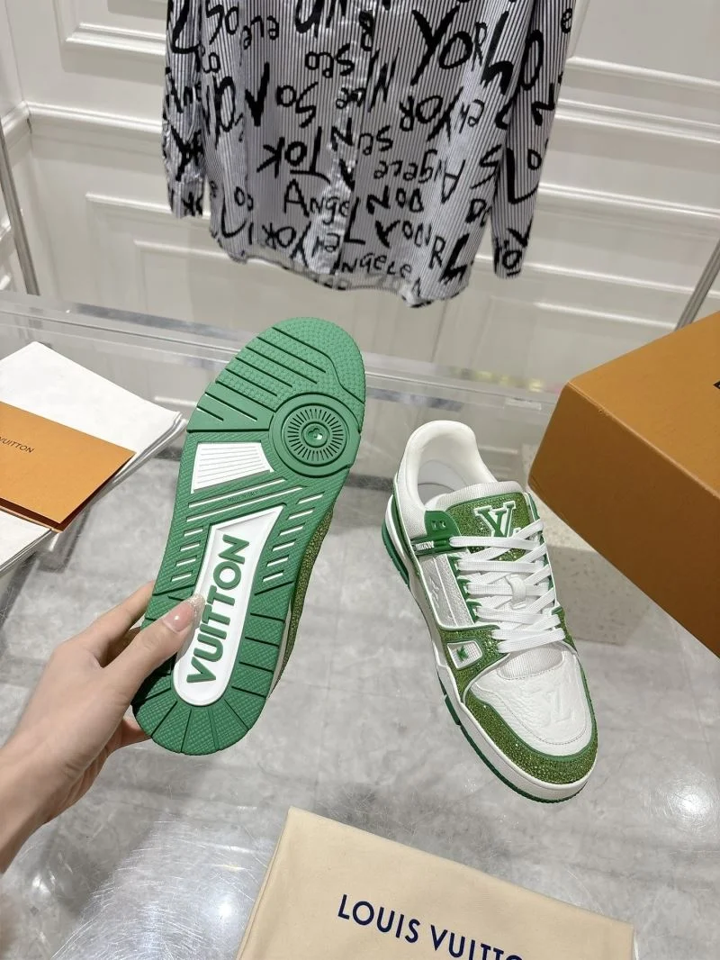 Accurate model Louis Vuitton Trainer Sneaker