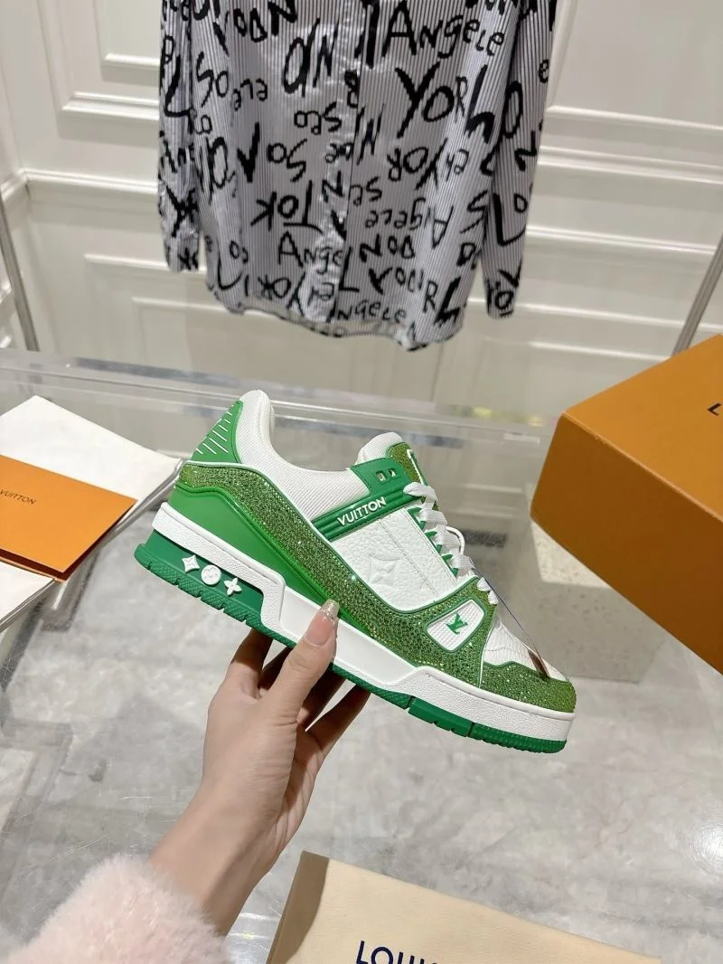 Accurate model Louis Vuitton Trainer Sneaker