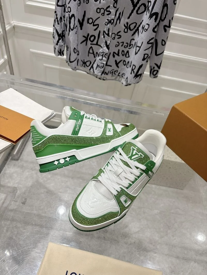 Accurate model Louis Vuitton Trainer Sneaker