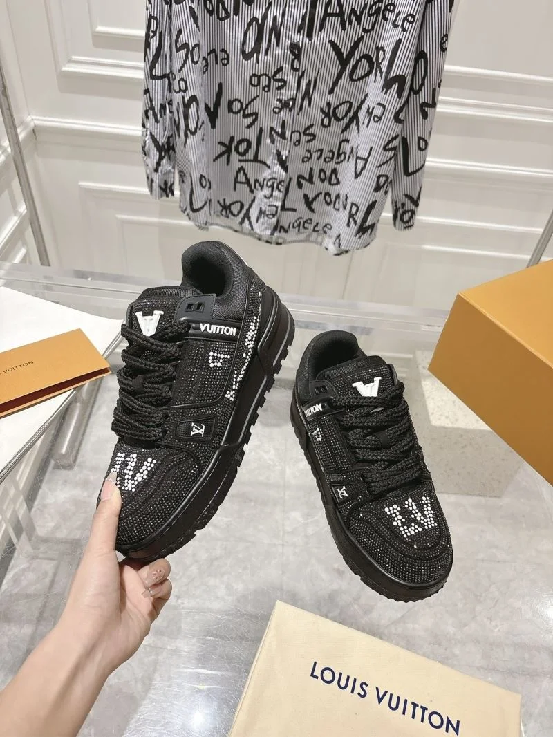 Exact replica Louis Vuitton Trainer Sneaker