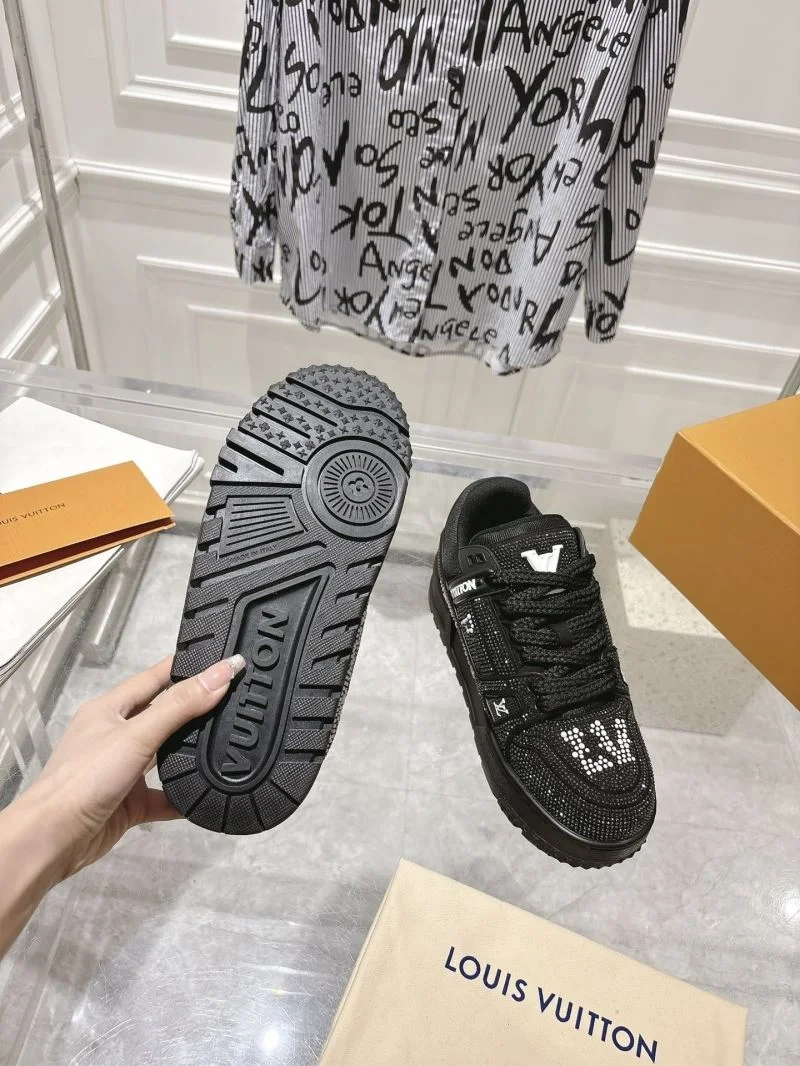 Exact replica Louis Vuitton Trainer Sneaker