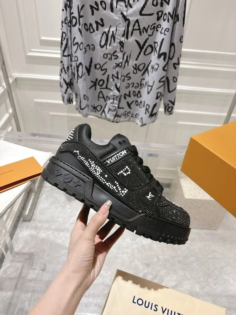 Exact replica Louis Vuitton Trainer Sneaker