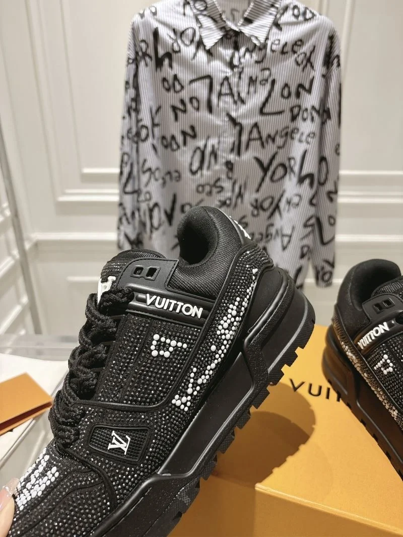 Exact replica Louis Vuitton Trainer Sneaker
