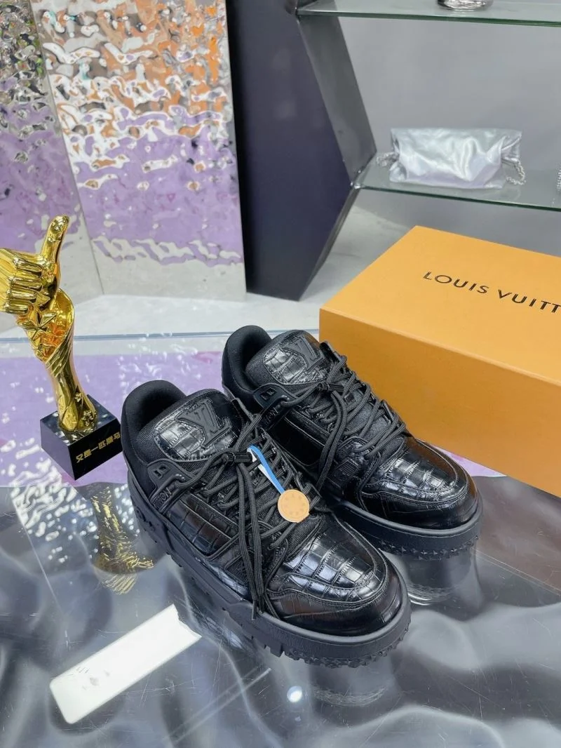 Accurate model Louis Vuitton Trainer Sneaker