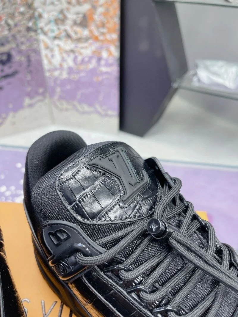 Accurate model Louis Vuitton Trainer Sneaker