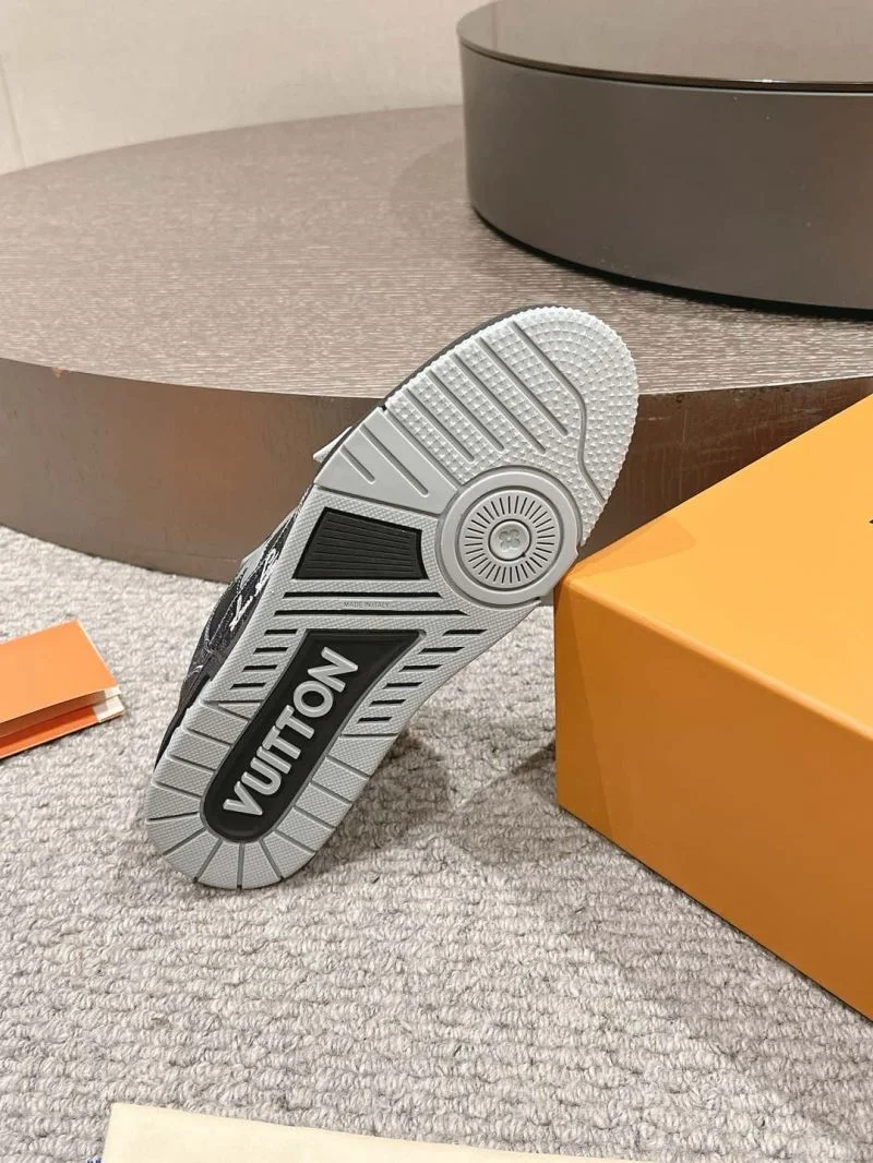 Reasonably priced Louis Vuitton Trainer Sneaker