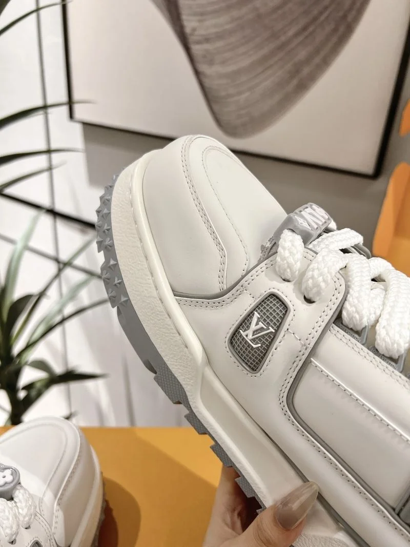 Economical Louis Vuitton Trainer Sneaker