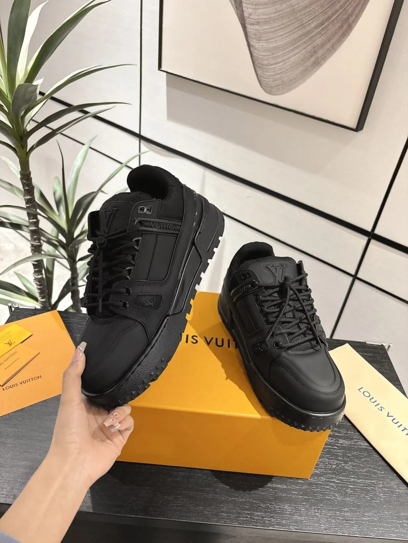 Exact replica Louis Vuitton Trainer Sneaker
