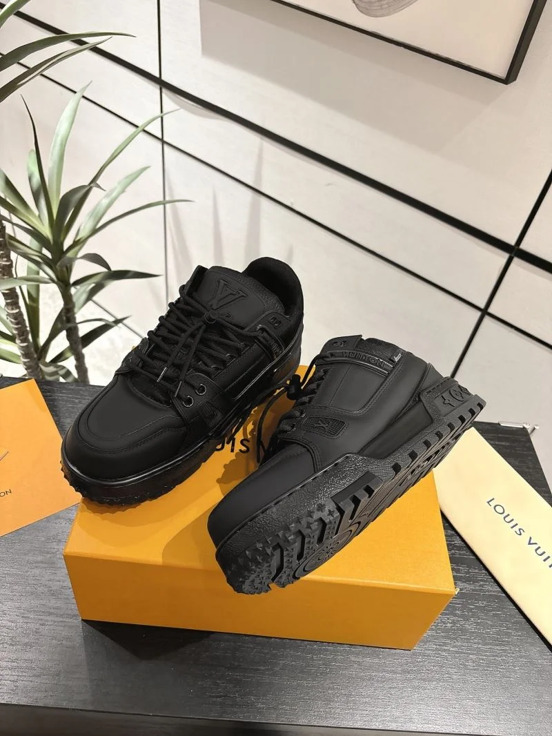 Exact replica Louis Vuitton Trainer Sneaker