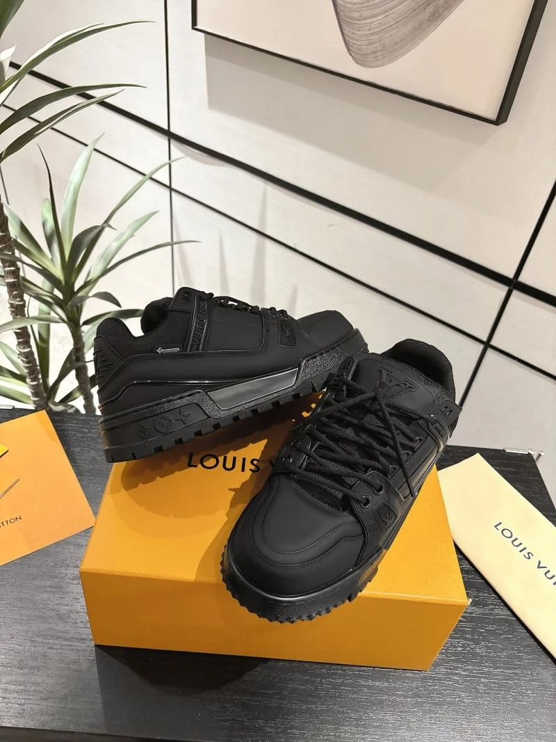 Exact replica Louis Vuitton Trainer Sneaker