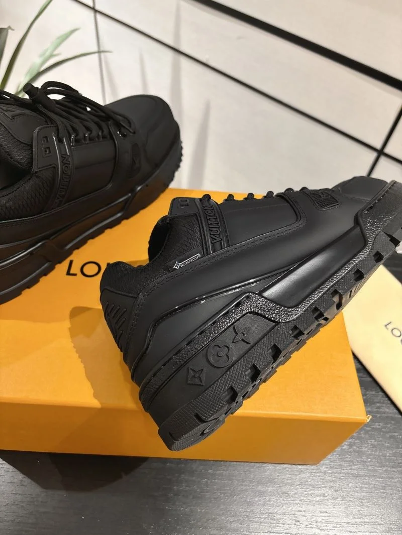 Exact replica Louis Vuitton Trainer Sneaker
