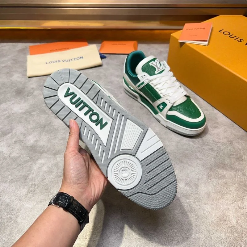 Accurate model Louis Vuitton Trainer Sneaker