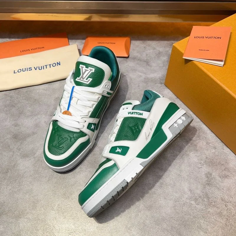 Accurate model Louis Vuitton Trainer Sneaker