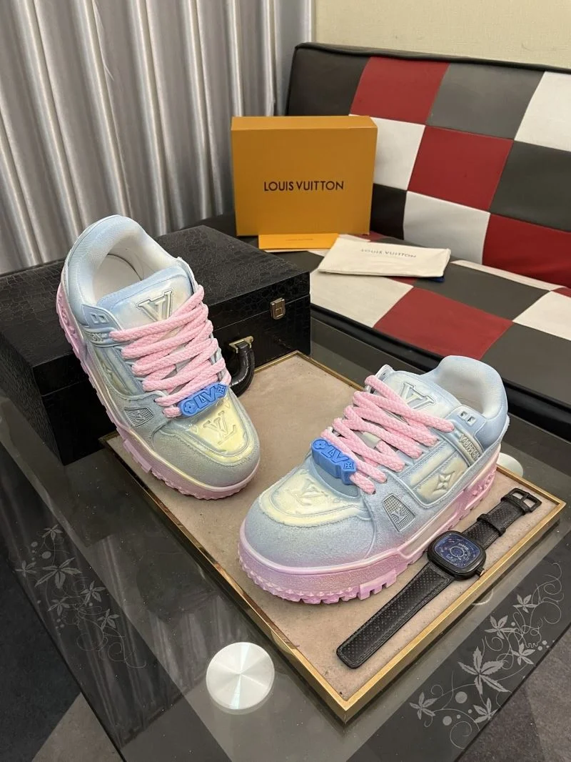 Exact replica Louis Vuitton Trainer Sneaker