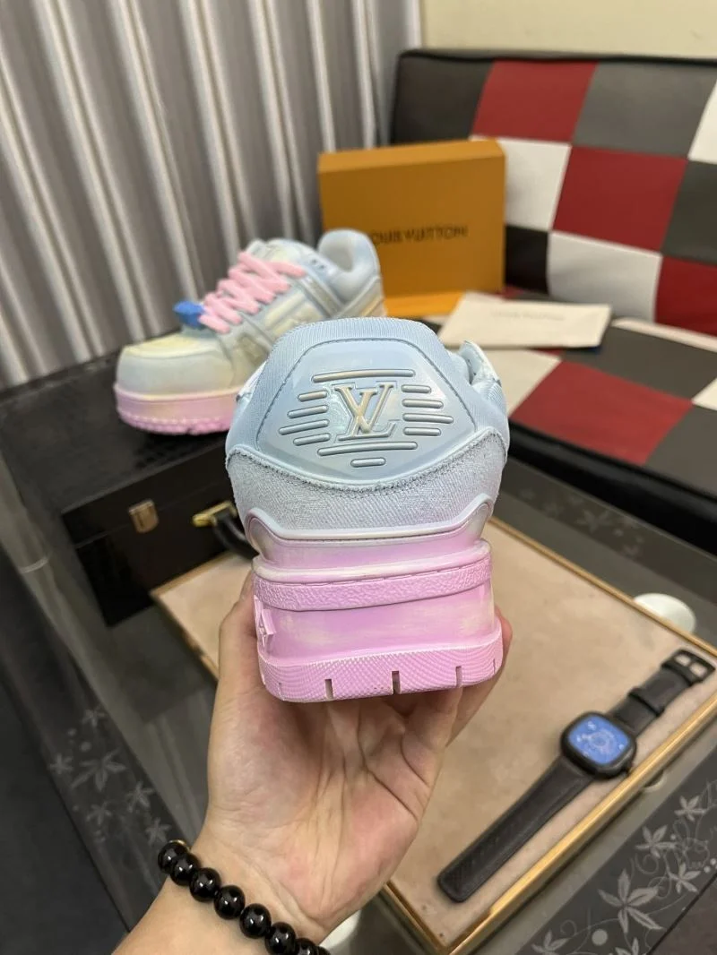 Exact replica Louis Vuitton Trainer Sneaker