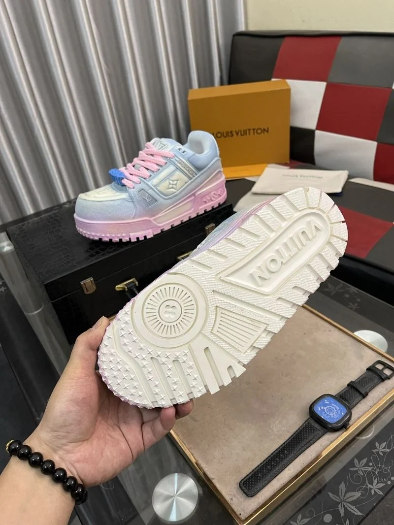 Exact replica Louis Vuitton Trainer Sneaker