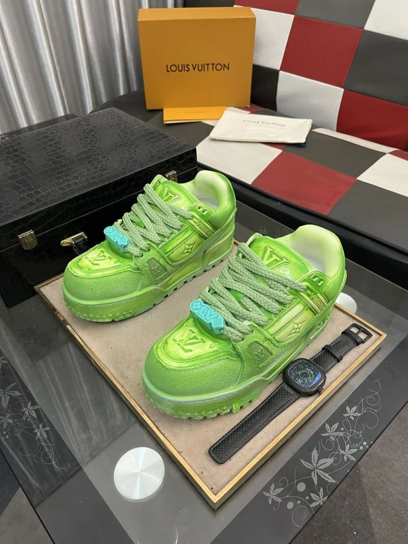 Accurate model Louis Vuitton Trainer Sneaker