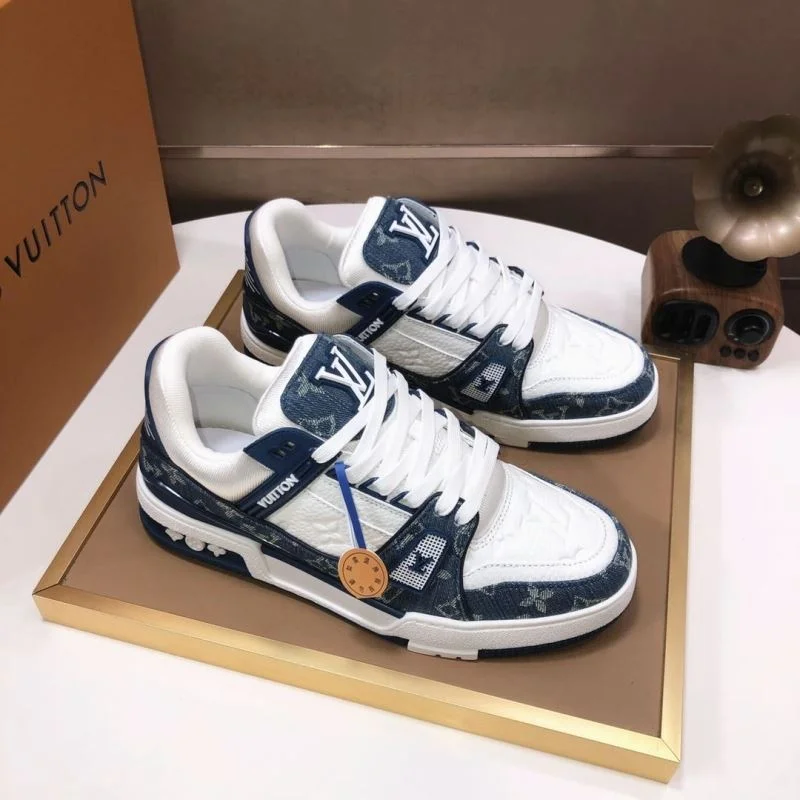 Accurate model Louis Vuitton Trainer Sneaker