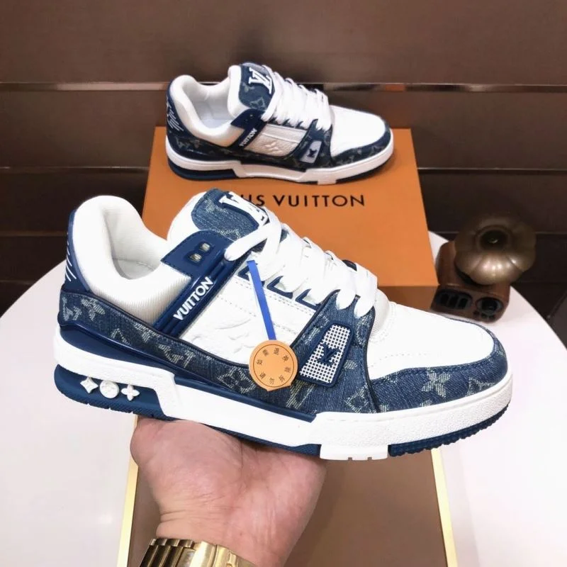 Accurate model Louis Vuitton Trainer Sneaker