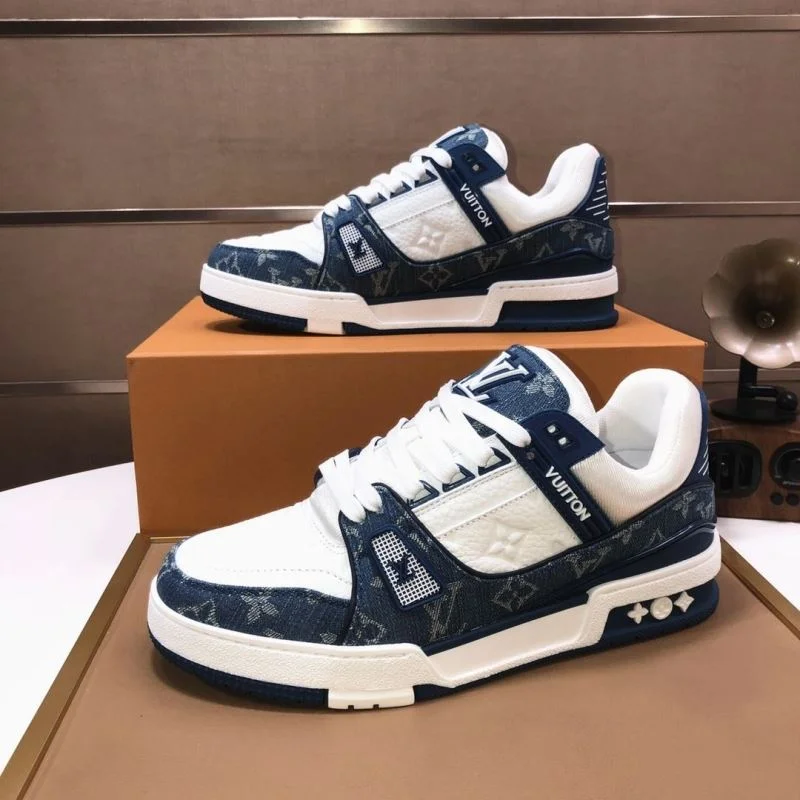 Accurate model Louis Vuitton Trainer Sneaker