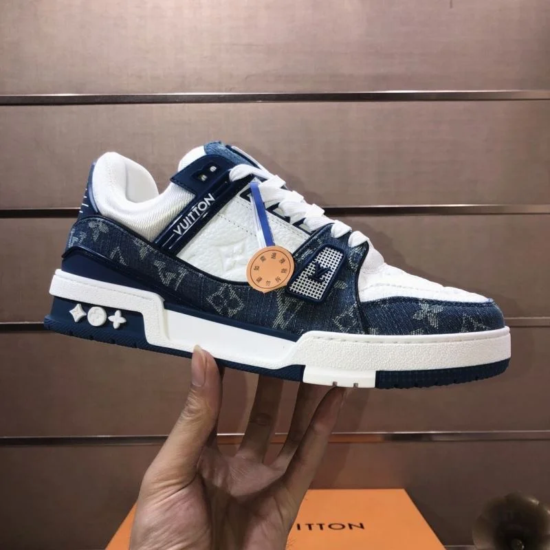 Accurate model Louis Vuitton Trainer Sneaker