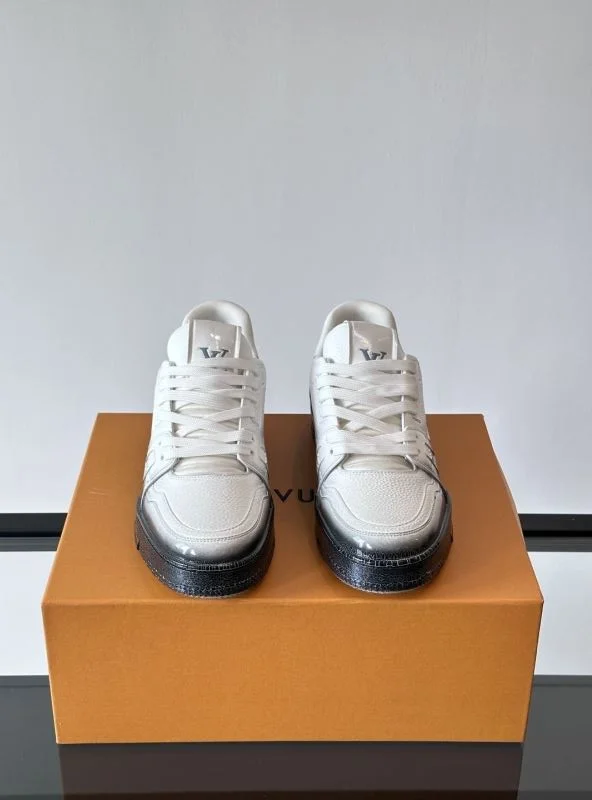 Exact replica Louis Vuitton Trainer Sneaker