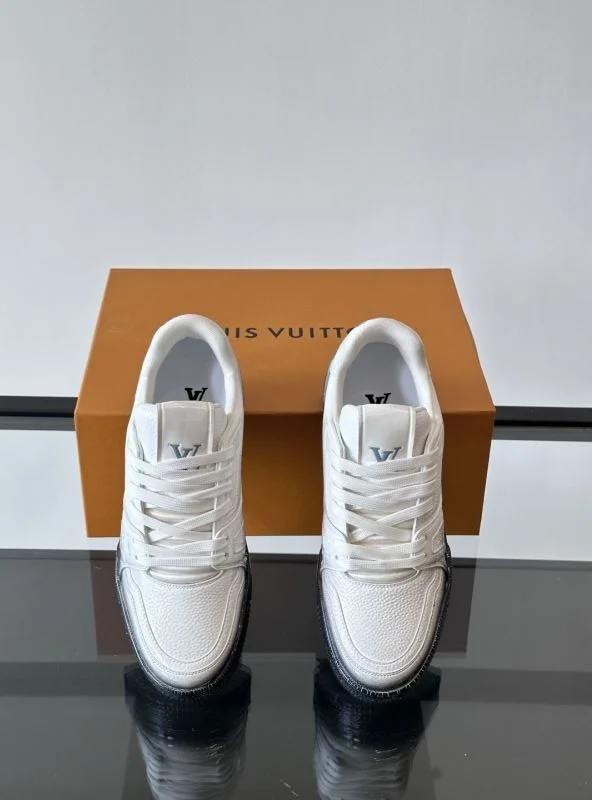 Exact replica Louis Vuitton Trainer Sneaker