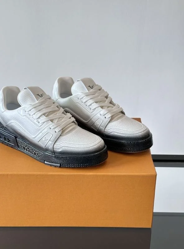 Exact replica Louis Vuitton Trainer Sneaker