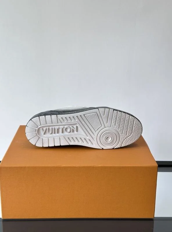 Exact replica Louis Vuitton Trainer Sneaker