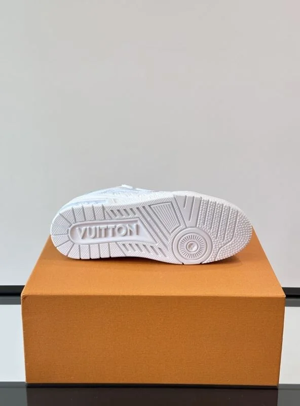 Economical Louis Vuitton Trainer Sneaker