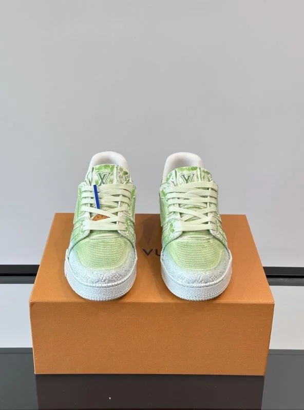 Exact replica Louis Vuitton Trainer Sneaker