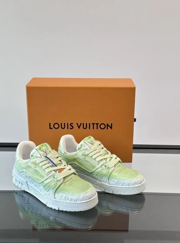 Exact replica Louis Vuitton Trainer Sneaker