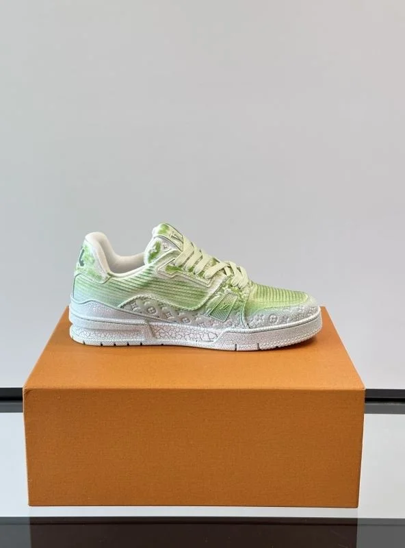 Exact replica Louis Vuitton Trainer Sneaker