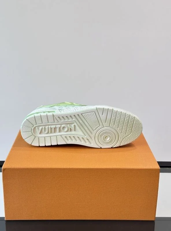 Exact replica Louis Vuitton Trainer Sneaker