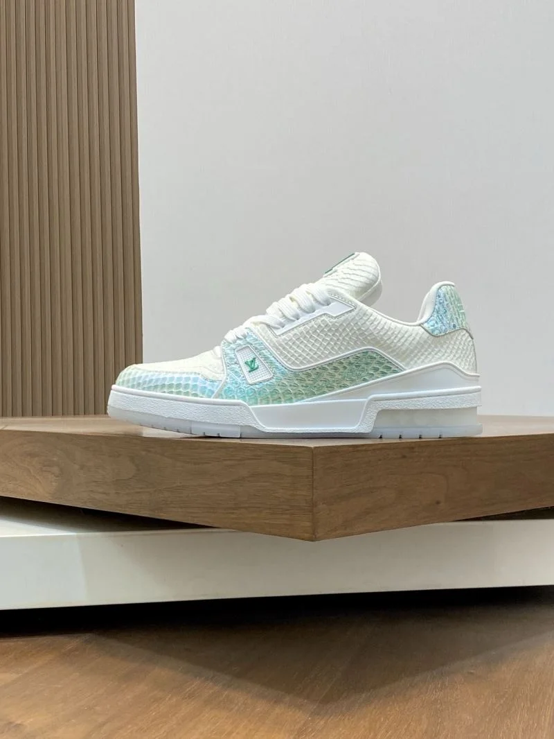 Accurate model Louis Vuitton Trainer Sneaker