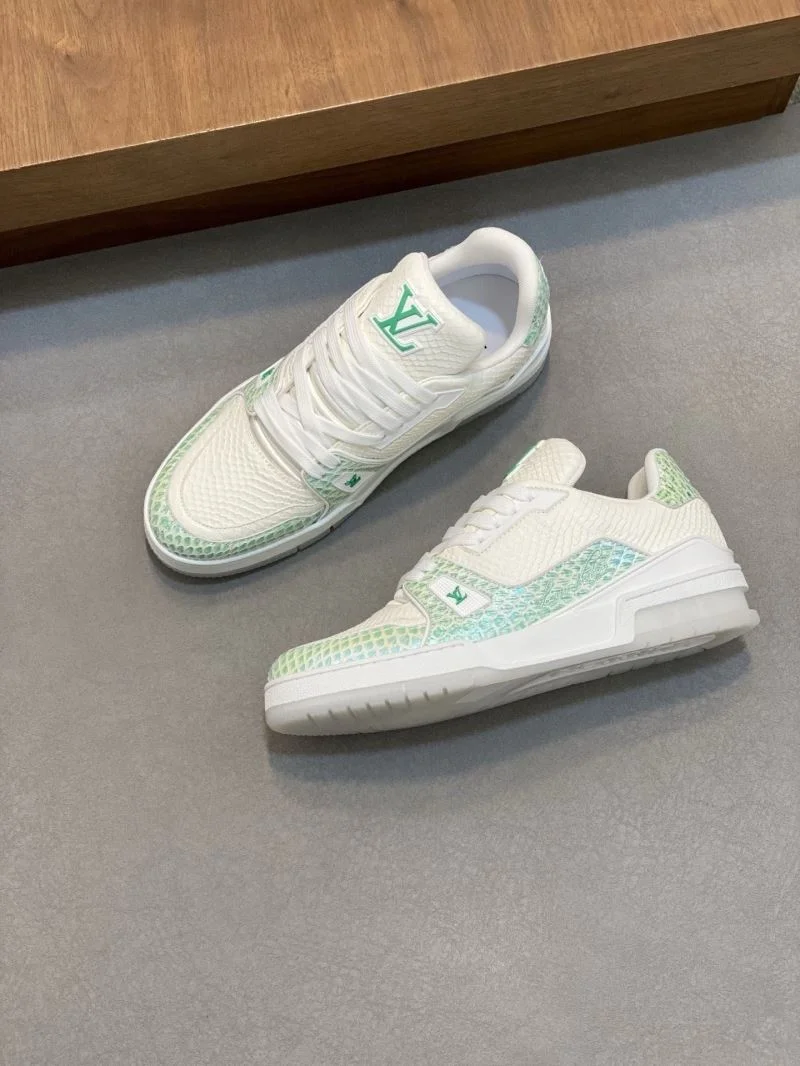 Accurate model Louis Vuitton Trainer Sneaker