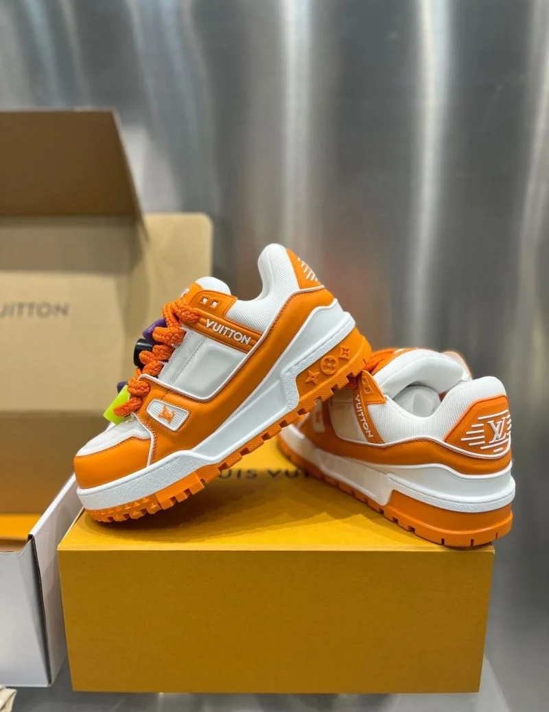 Accurate model Louis Vuitton Trainer Sneaker