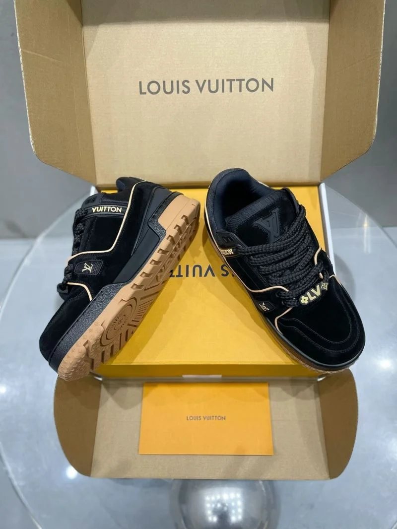 Exact replica Louis Vuitton Trainer Sneaker
