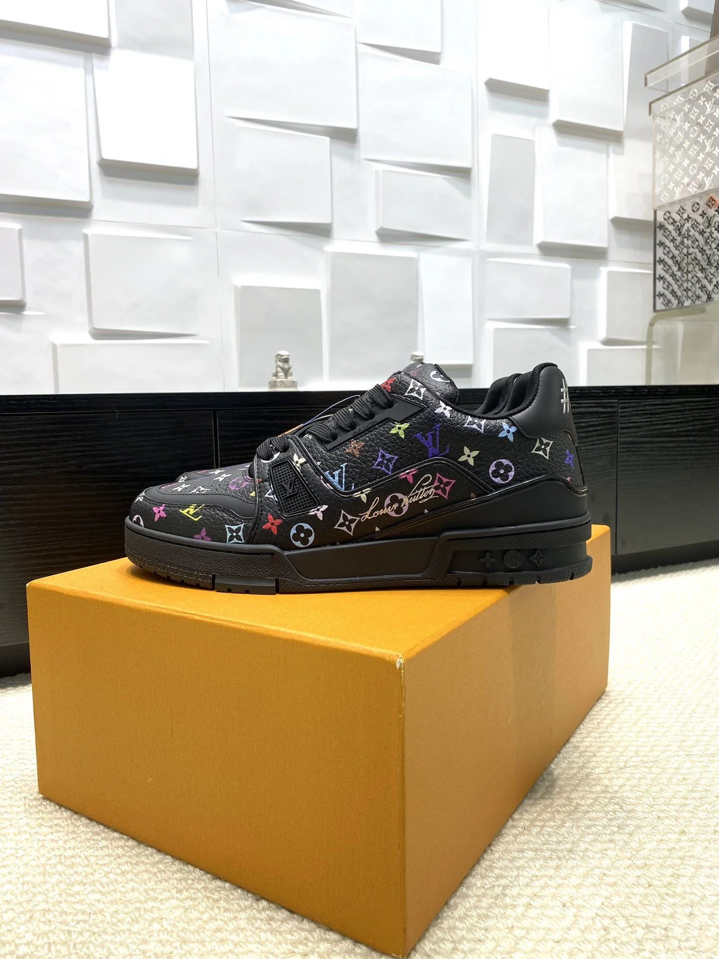 Affordable Louis Vuitton Trainer Sneaker